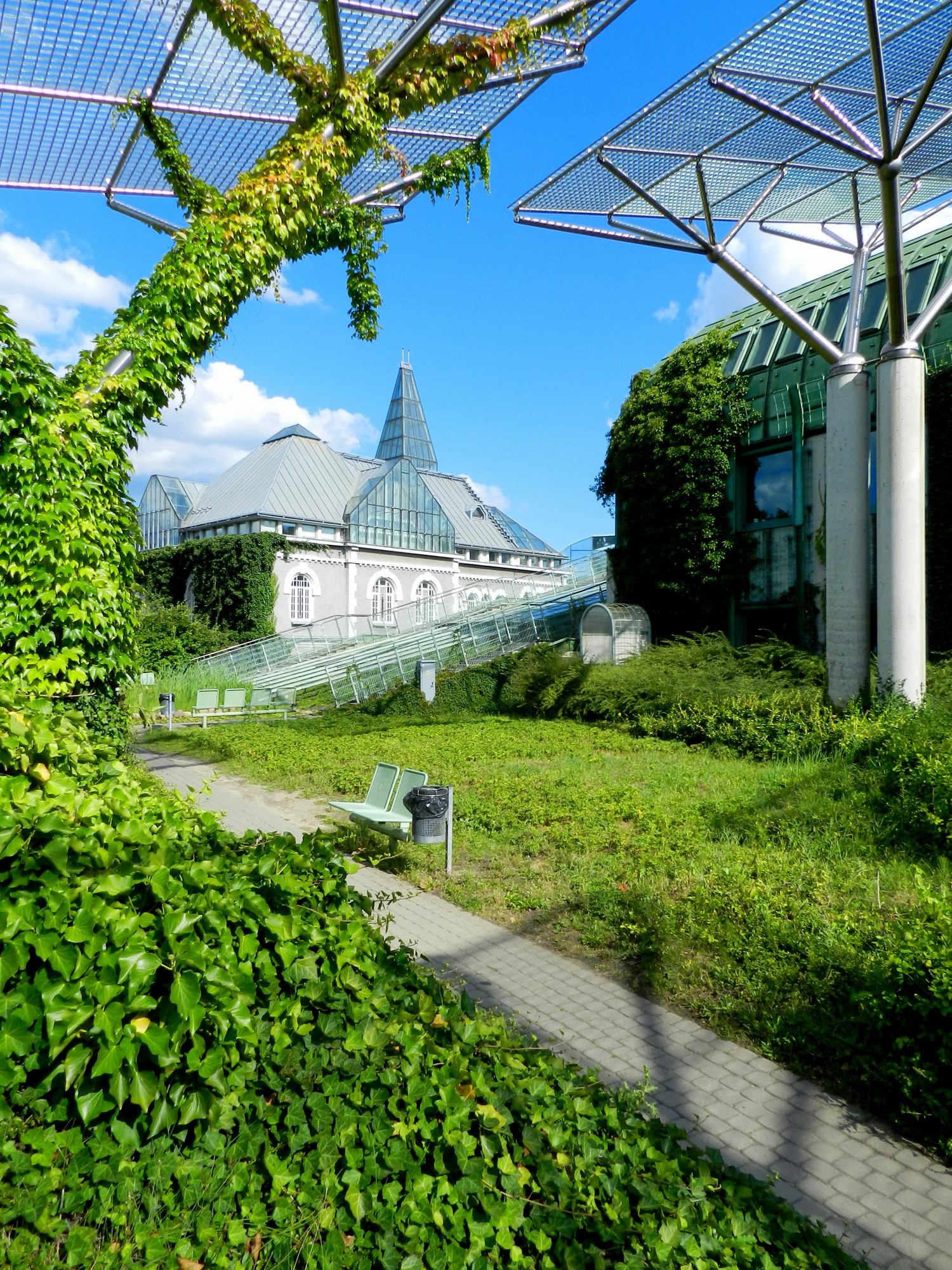 Warsaw University Library Rooftop Gardens | Activities & Leisure | Warsaw